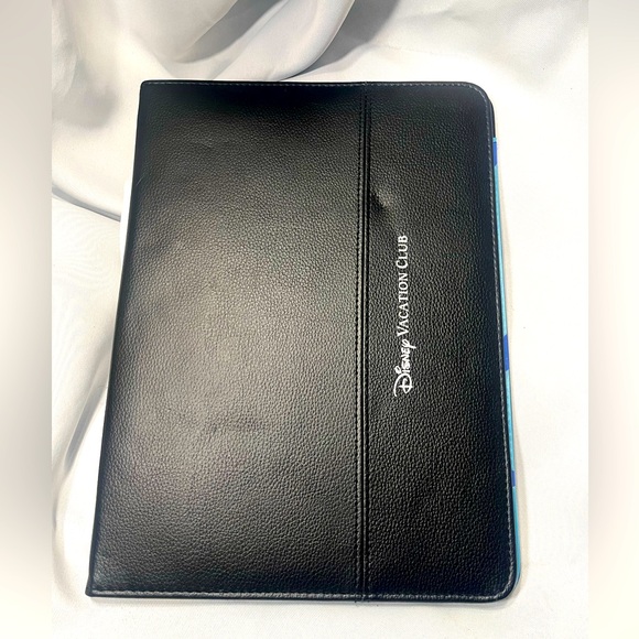 Disney | Other | Disney Vacation Club Portfolio With Notepad Holder ...